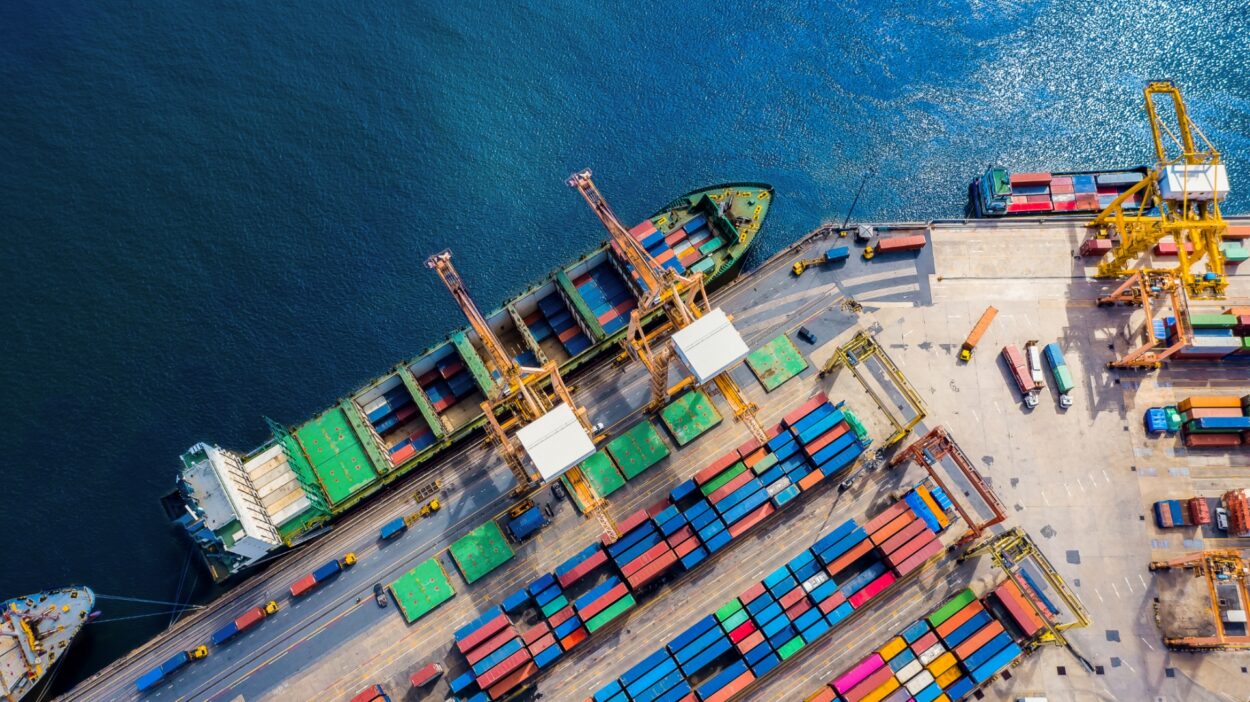 Augmented Reality (AR) training platform in logistics | Nsflow